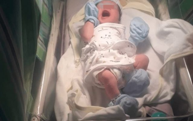 Baby met de naam HTML onmiddellijk bekend na zijn geboorte – Gfcnieuws.com